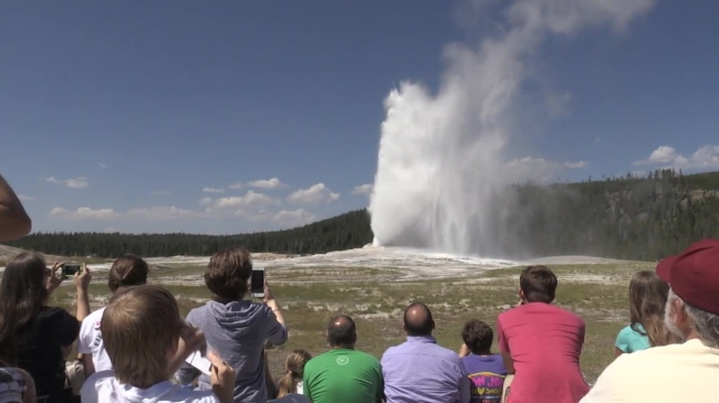 Nature Videos-old faithful geyser yellowstone snow on ground