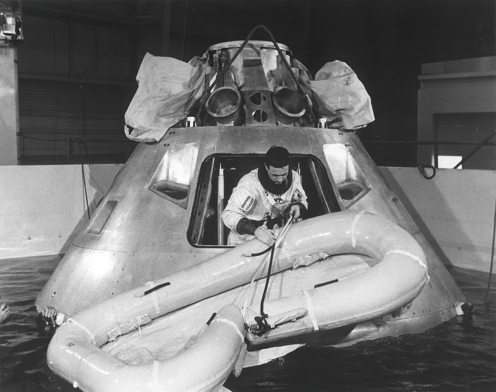 Apollo 1 backup crew egress training - Classroom Clip Art