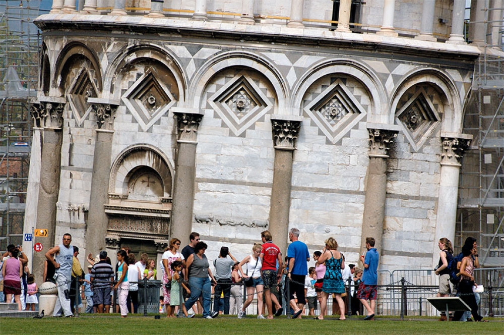 Italy Photos-photo learning tower of pisa 1260le