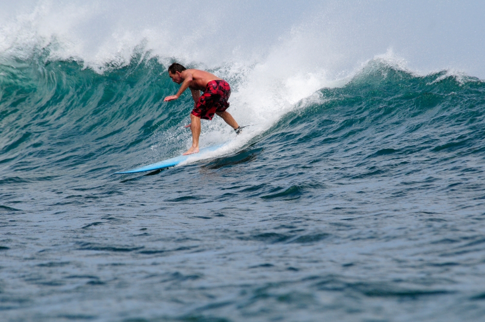 water-Surfing Indonesia