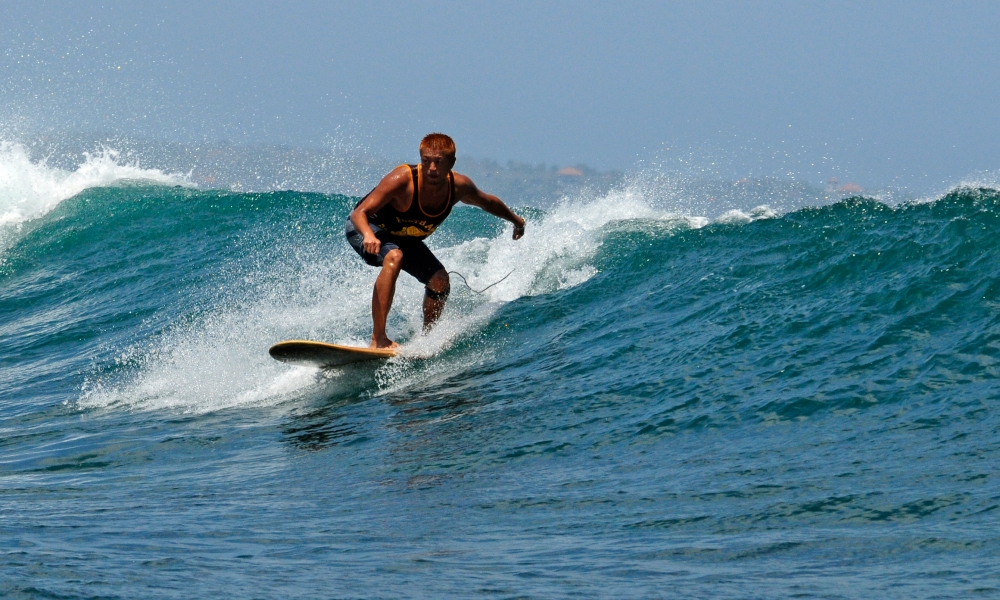 water-Surfing Indonesia