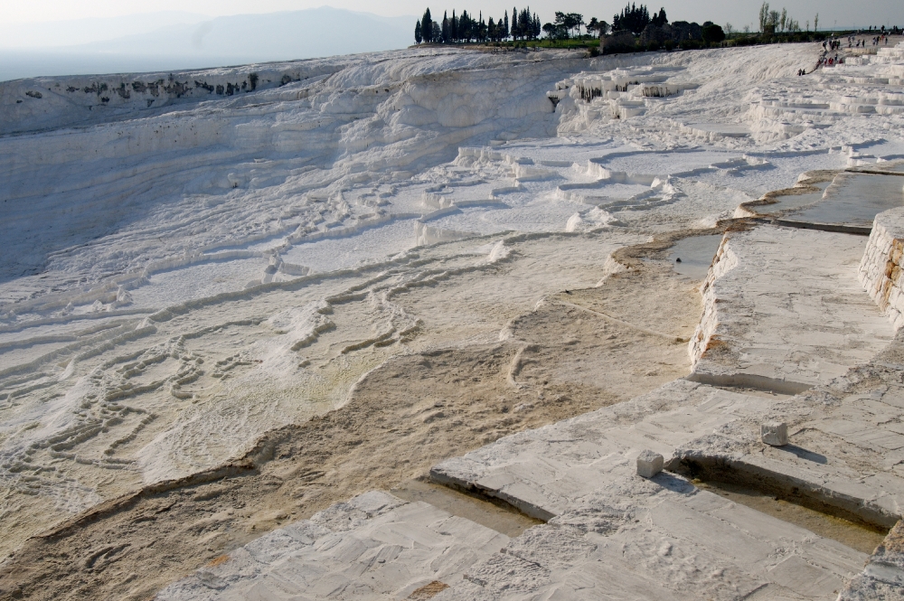 Turkey-white travertine terraces at pamukkale 04.tif