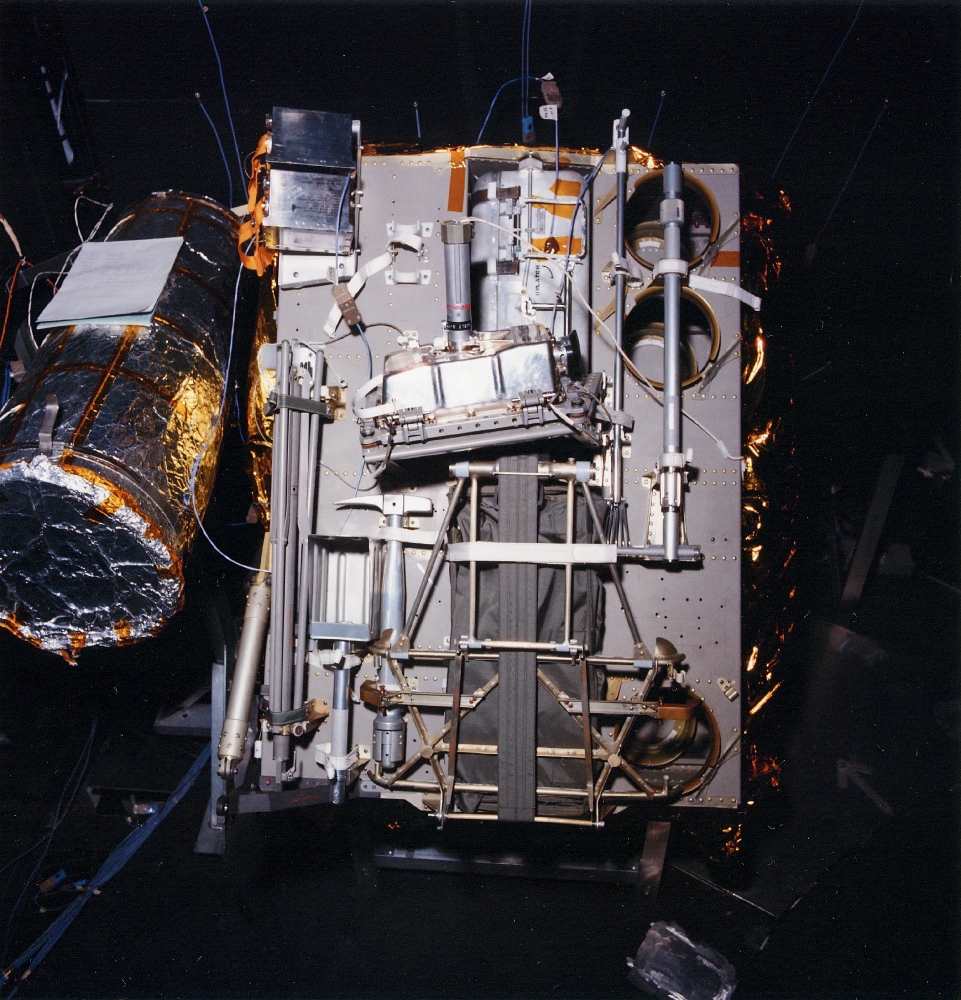 wide view of the apollo 13 training - Classroom Clip Art