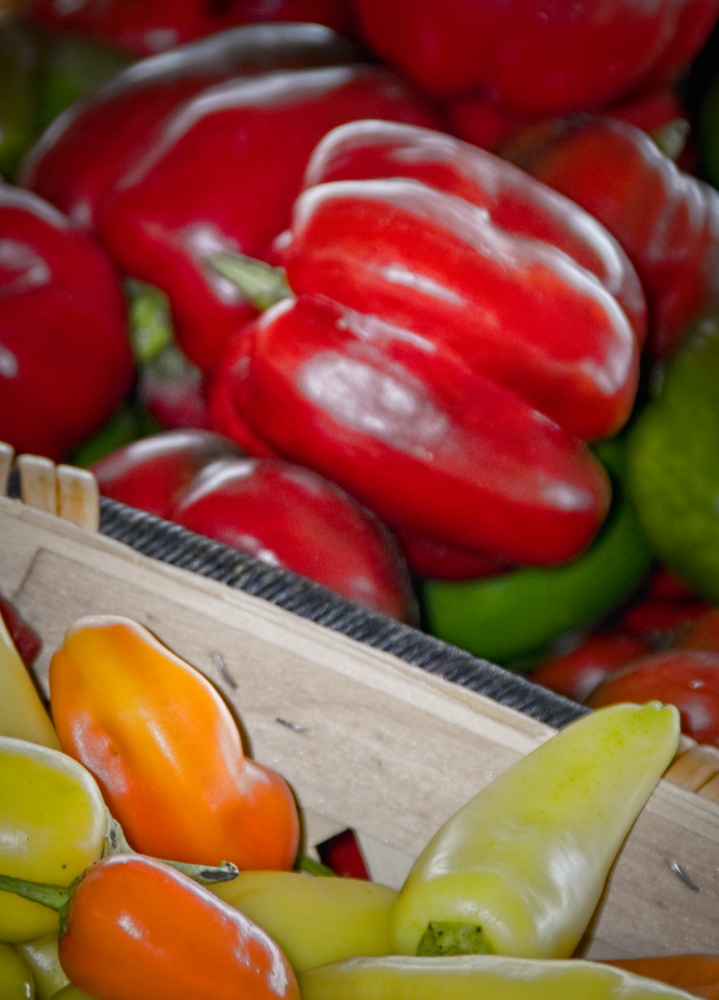 bright red bell peppers with small pepers - Classroom Clipart