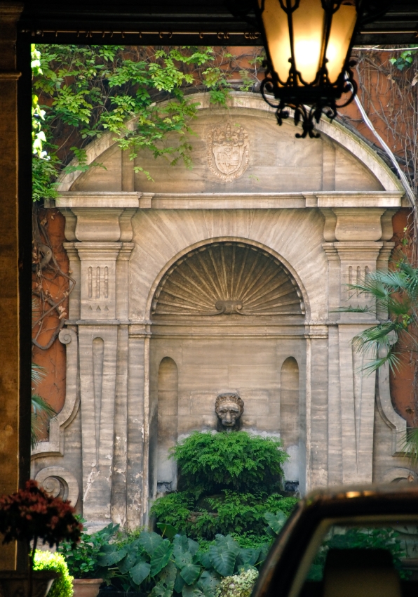 Decorative Building near spanish steps - Classroom Clip Art