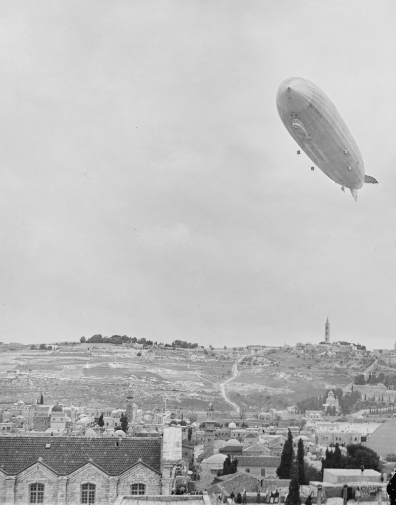 Graft Zeppelin over Jerusalem - Classroom Clip Art