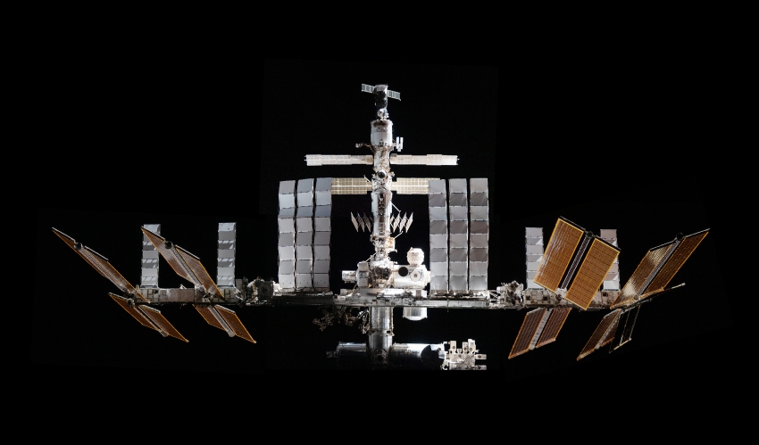 ISS 165mm zenith sunset mosaic created with imagery from Expedit ...