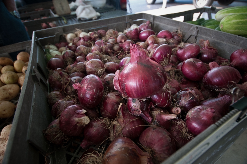 Red onions for sale - Classroom Clip Art