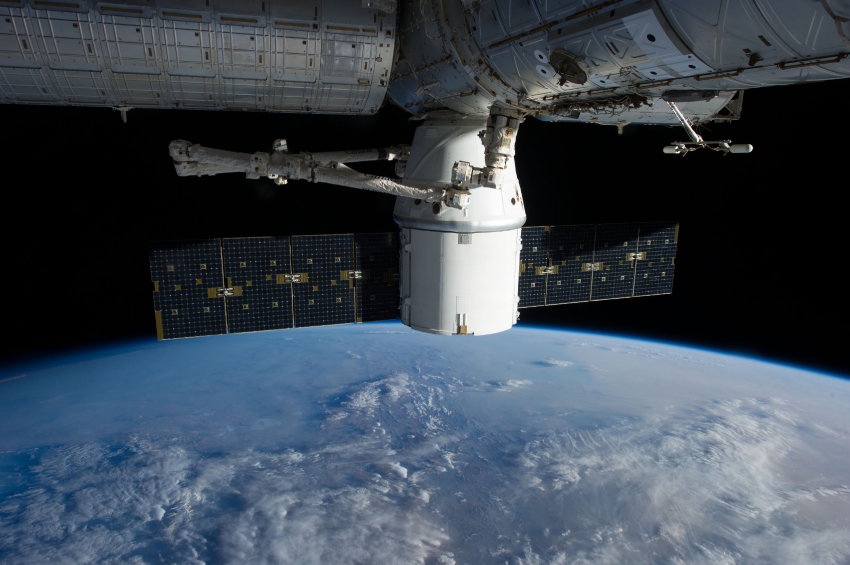 Space Cargo-spacex dragon cargo craft 5