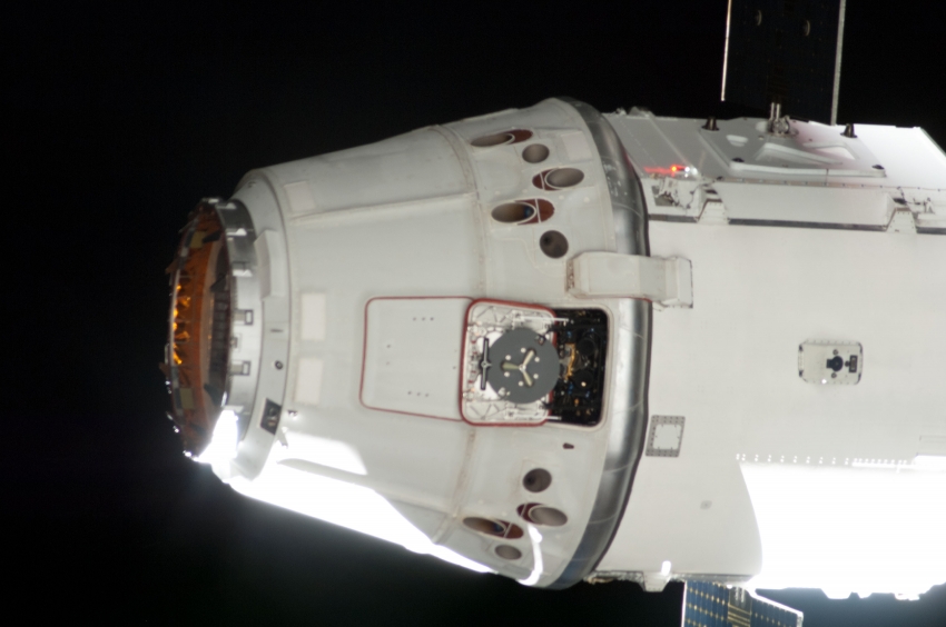 Space Cargo-spacex dragon cargo craft 6