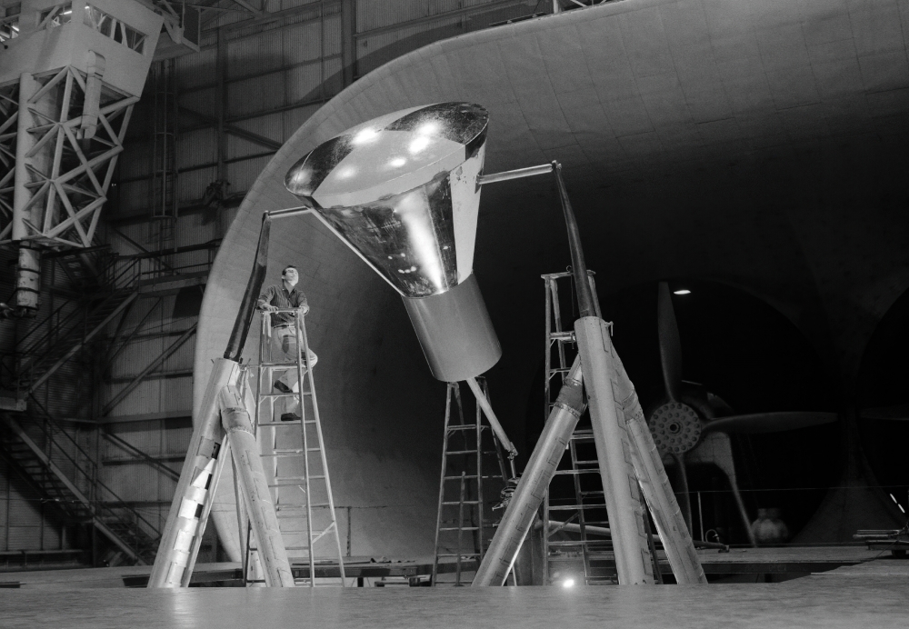 Testing Mercury Full Scale Capsule Model at NASA Langley - Classroom ...